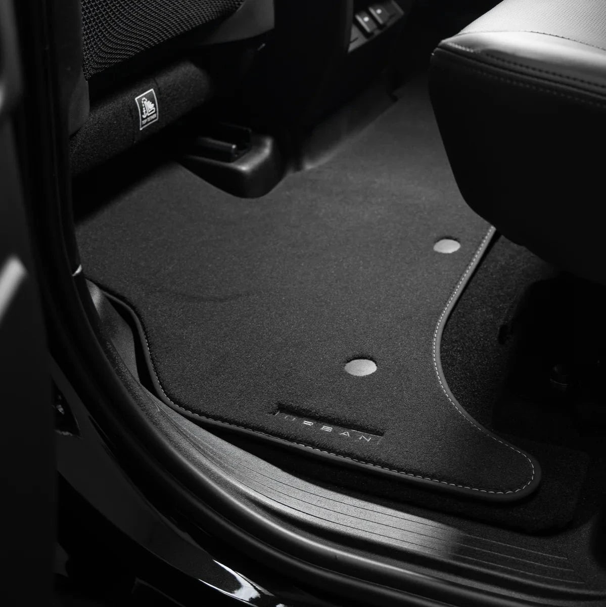 Urban Defender 90/110 Carpet Floor Mat Set – New Defender Mods